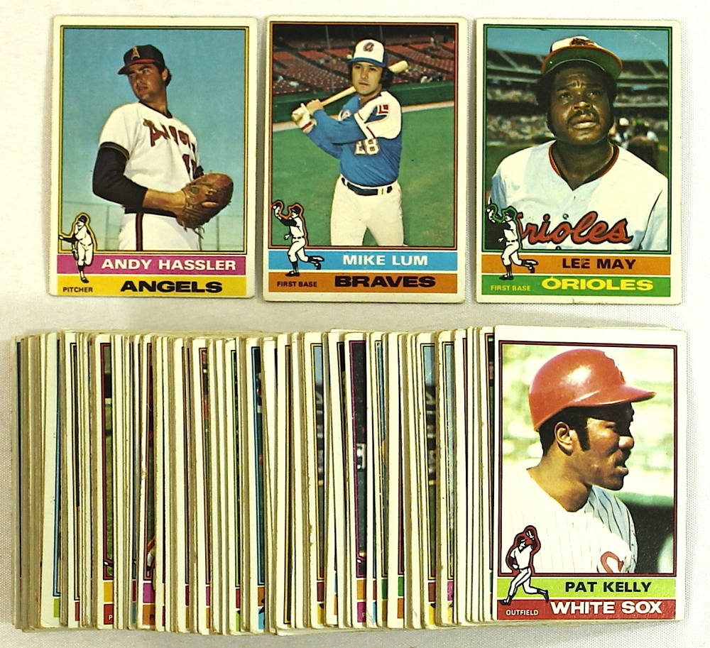 Lot of (100) 1976 Topps Baseball Cards at Pristine Auction